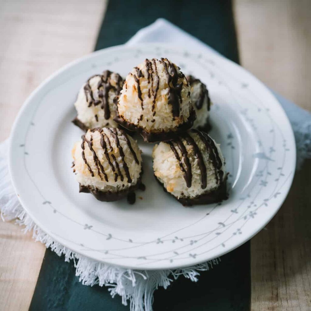 Chocolate-Dipped Peppermint Coconut Macaroons - Eat Fresh Glow