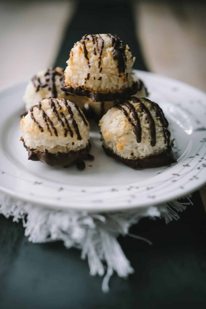 Chocolate-Dipped Peppermint Coconut Macaroons - Eat Fresh Glow