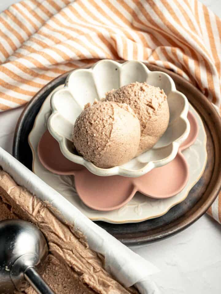Roasted Banana Cinnamon Ice Cream - Eat Fresh Glow